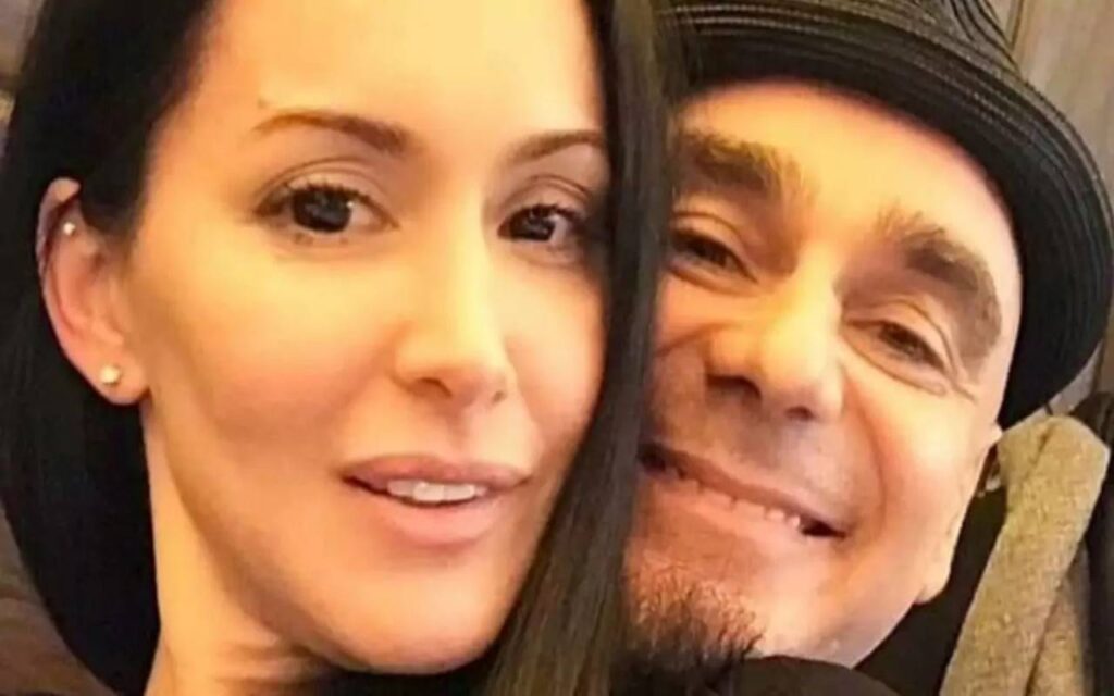 Chi è Elaina Coker, moglie di J-Ax: Età, carriera, lavoro, marito e ...