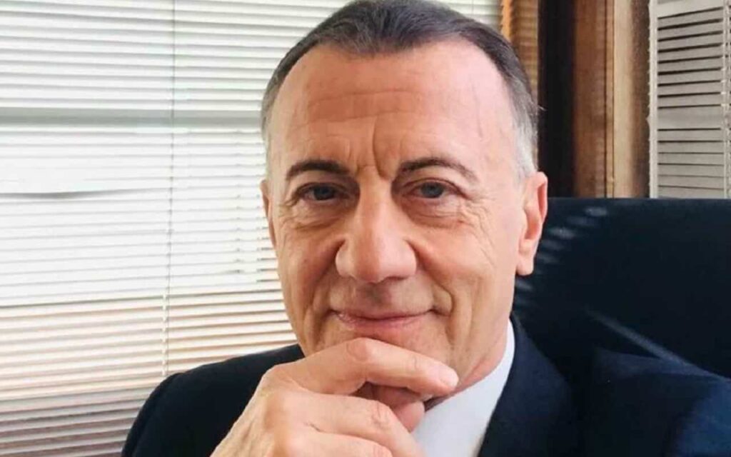 Michele Cucuzza: Età, carriera, lavoro, moglie, vita privata ...
