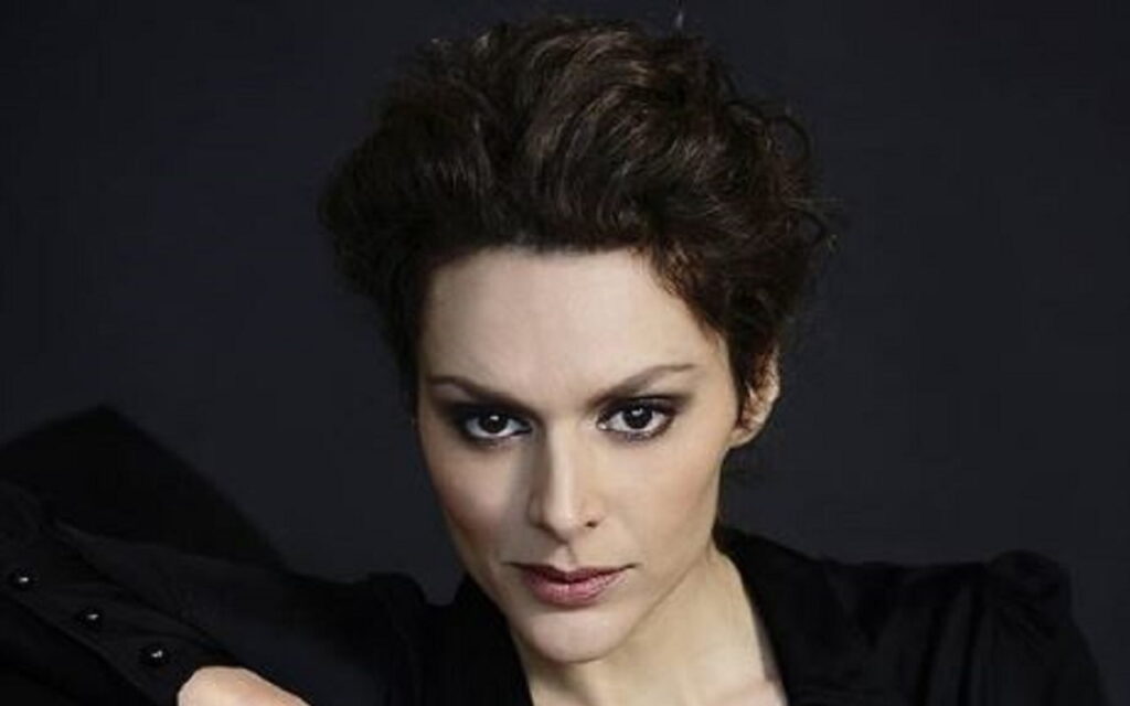 Raffaella Rea, ecco chi è: Età, carriera, successi, marito, figli e ...